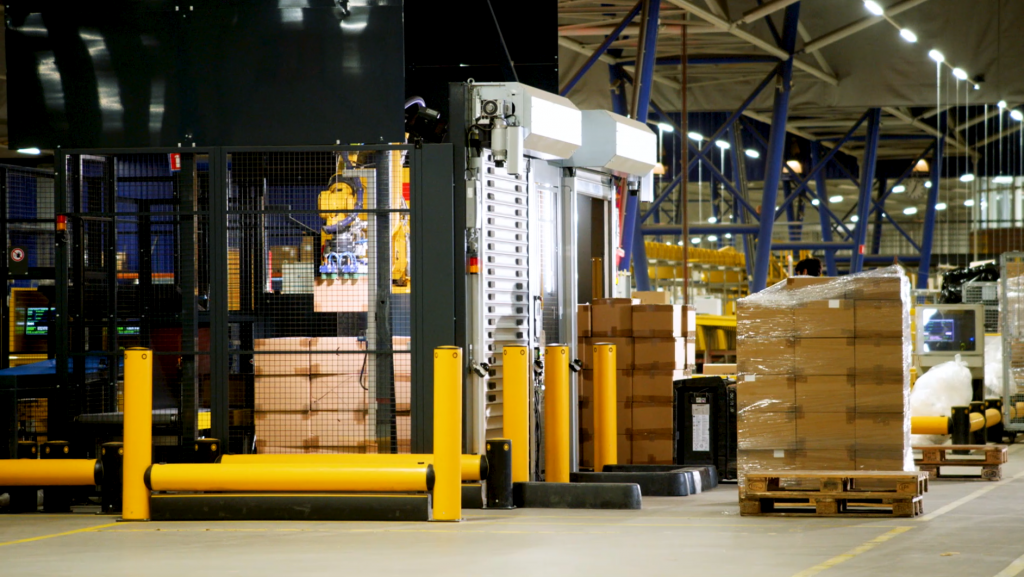 DHL robotizes in its parcel sorting center - AWL